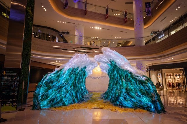 Plastic straw waste art installation aims to raise awareness - Vietnam ...
