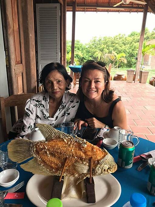 An American 'orphan’ in Operation Babylift meets her mother after 44 ...