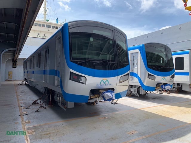 First metro train arrives in Ho Chi Minh City - Vietnam Insider