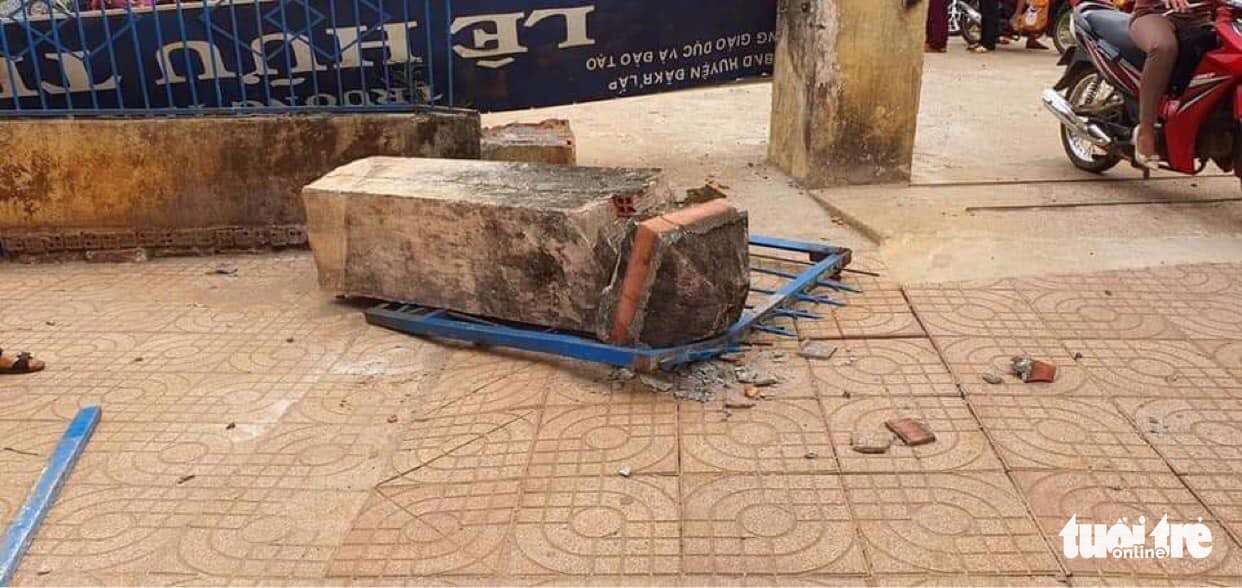 School gate collapse kills 4th grader in Vietnam’s Central Highlands ...
