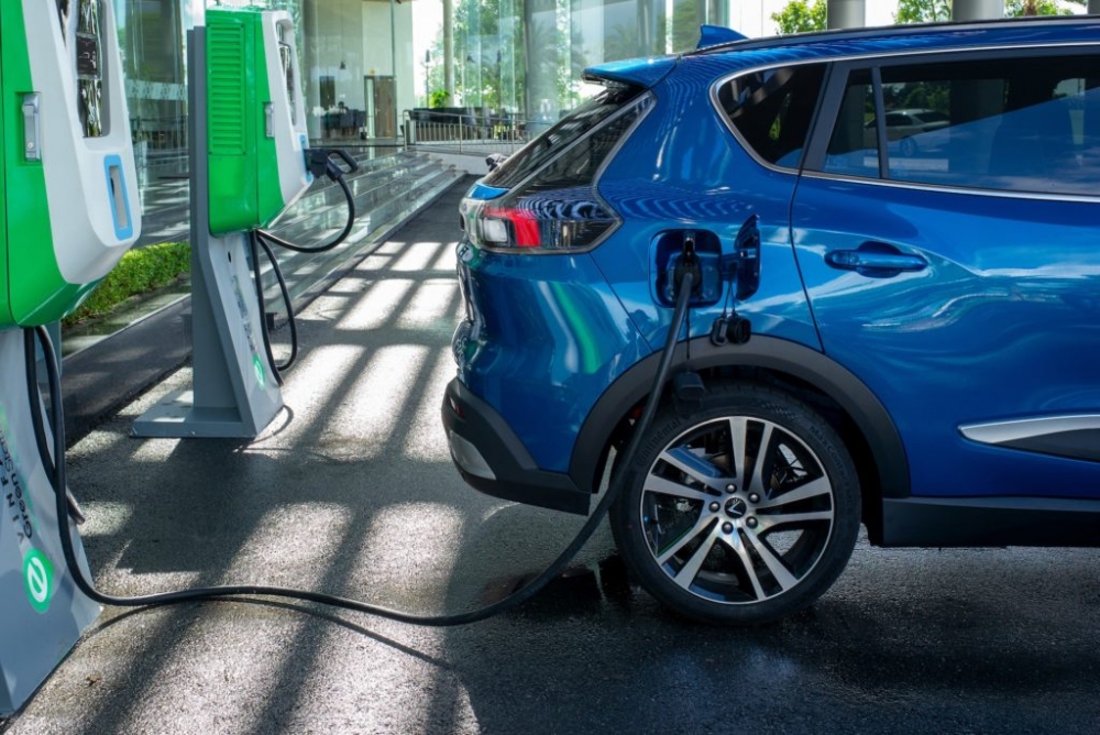 VinFast: open charging stations at gas stations - Vietnam Insider