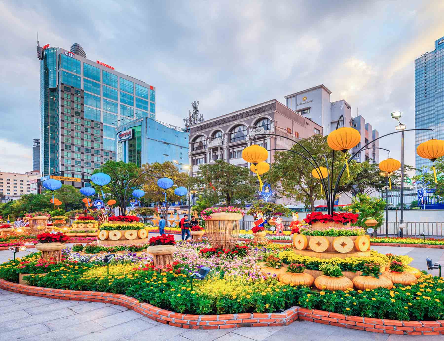 Nguyen Hue Flower Street to open its doors to visitors for 8 days ...