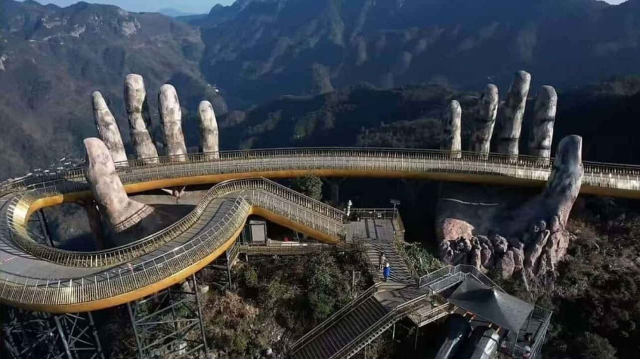 Golden Bridge Held by Buddha’s Hand Becomes a Sensation in China ...
