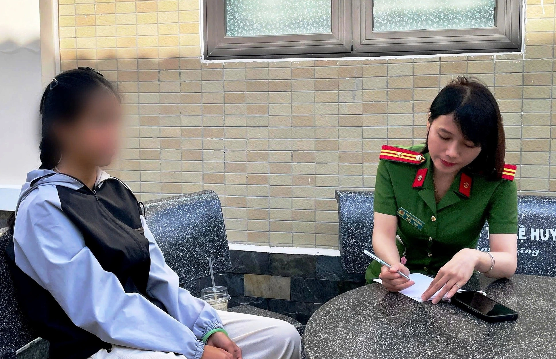 Da Nang Student Tricked into Hotel “Interrogation” by Fake Police ...