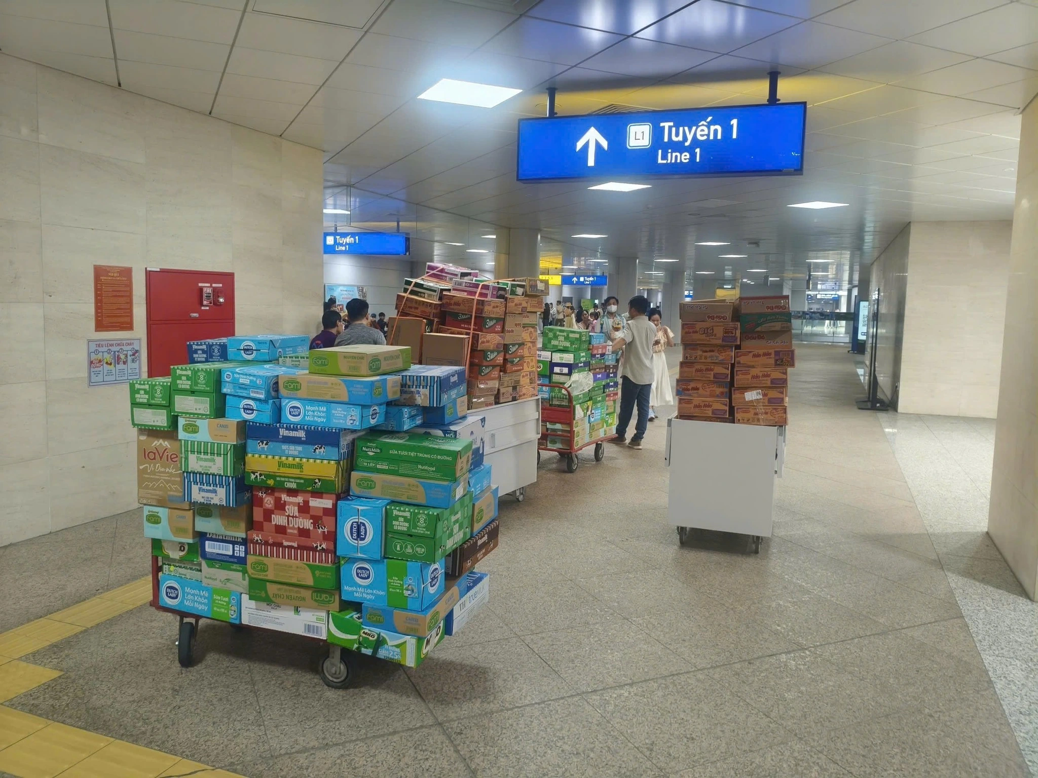 Ho Chi Minh City Metro Turns Into Massive Relief Hub as 180 Tons of Aid ...